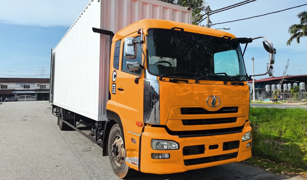 Rebuild Nissan CD4 w/ 28′ Corrugated Box Van (4×2) RM178,000 - Johor ...